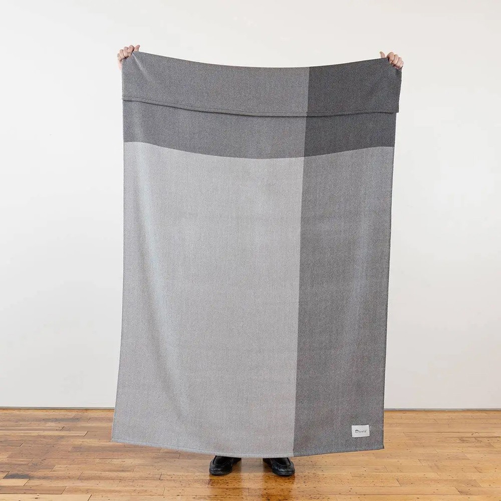 Shiloh Grey Sunbrella Tile Patterned Handwoven Indoor / Outdoor Throw ...
